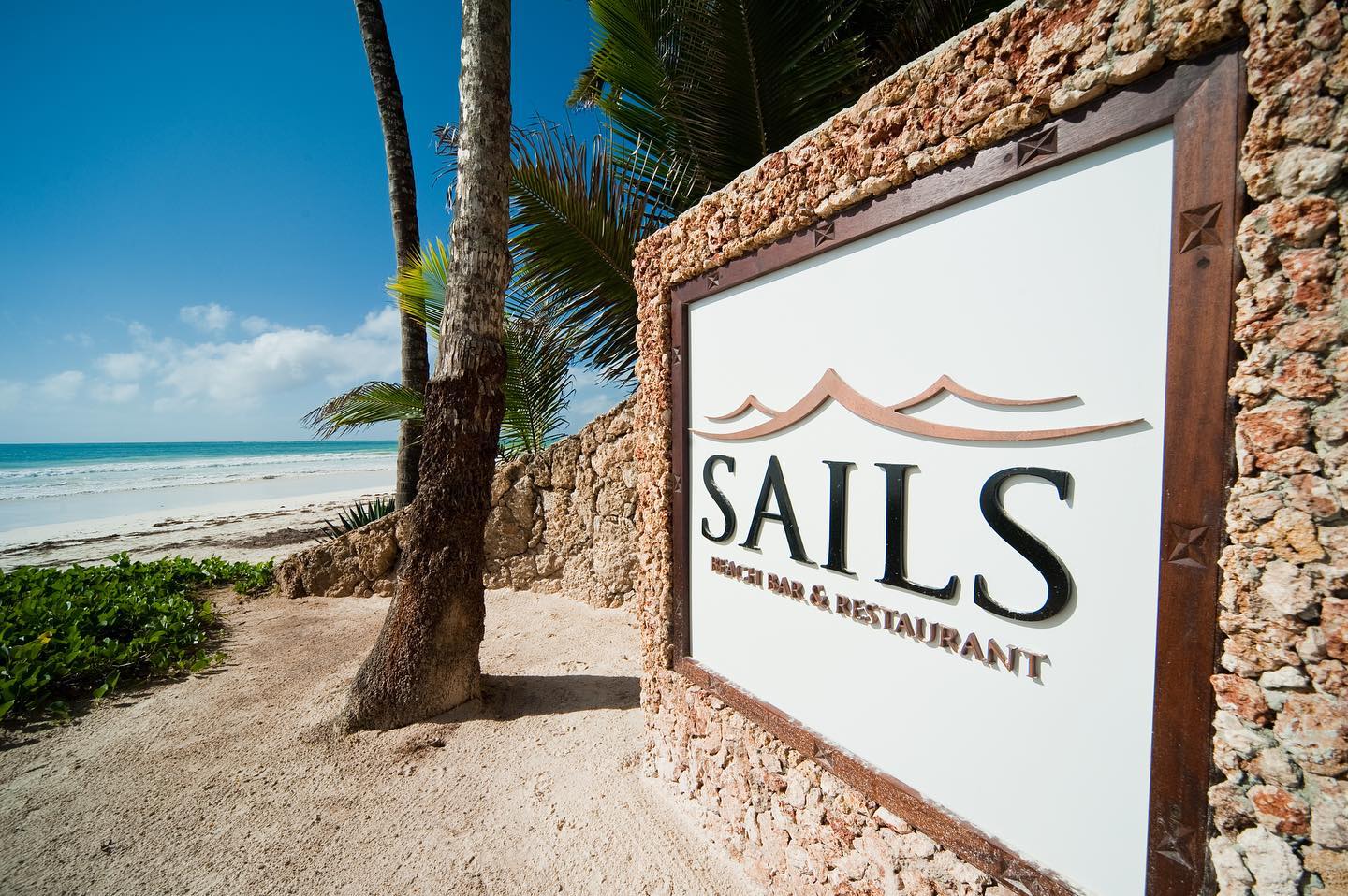 Sails Beach & Bar Restaurant